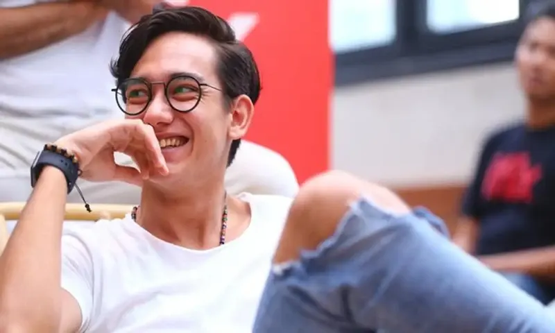 Biodata dan Profil Adipati Dolken, Lengkap Agama, Umur, dan Pasangan