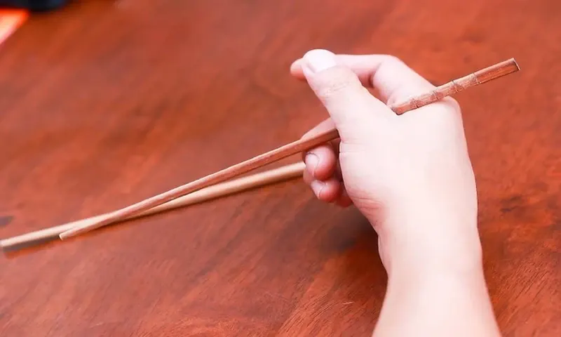 Cara Memakai Sumpit