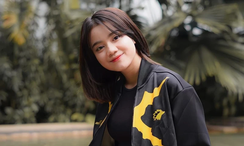 Profil dan Biodata Kayes, Brand Ambassador Cantik ONIC Esport