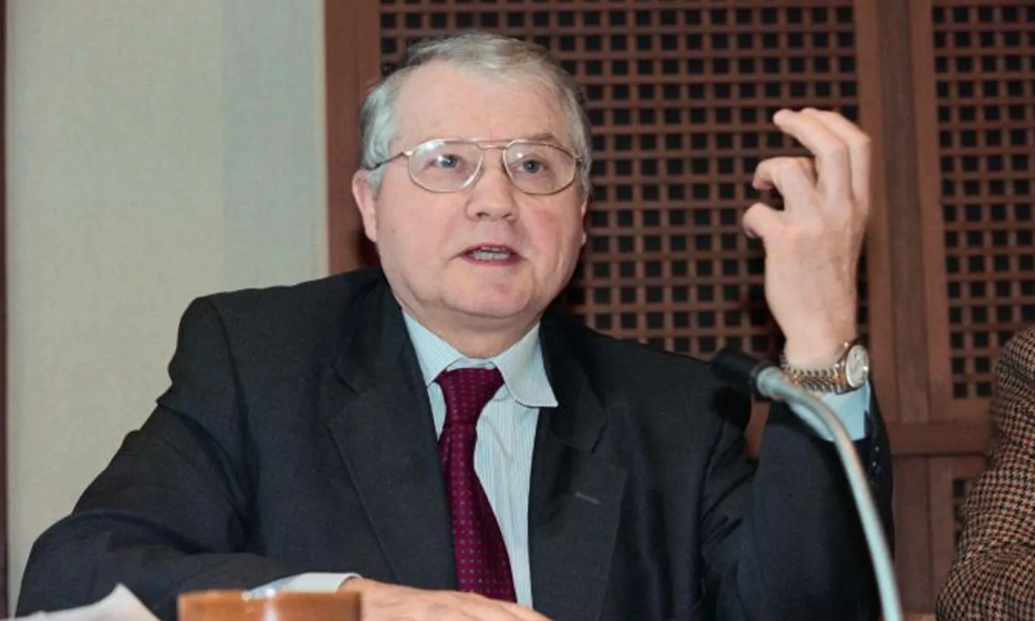 Penemu Virus HIV Luc Montagnier Meninggal Dunia